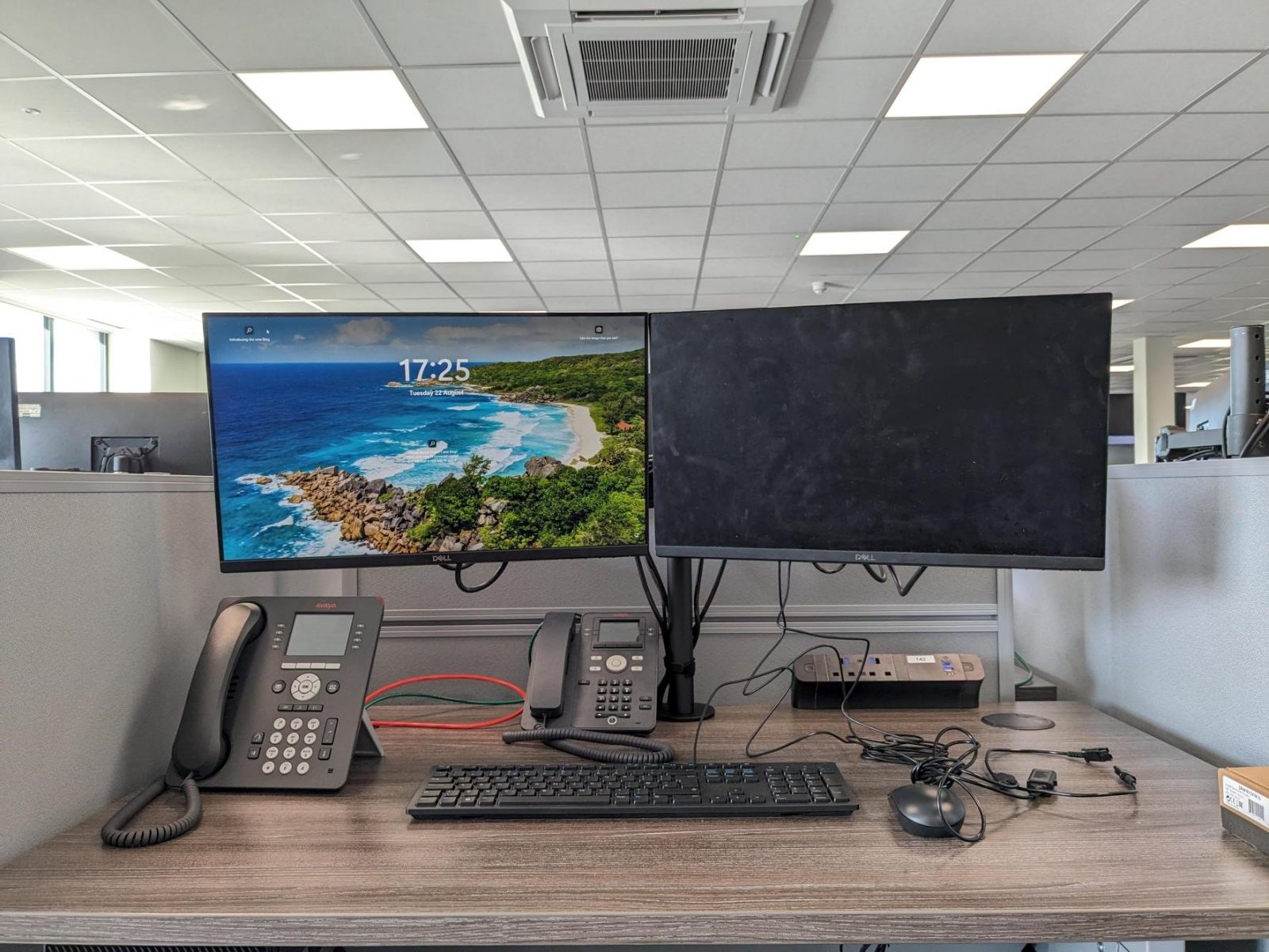 999 Emergency Operations Centre staff to move into new ambulance centre ...