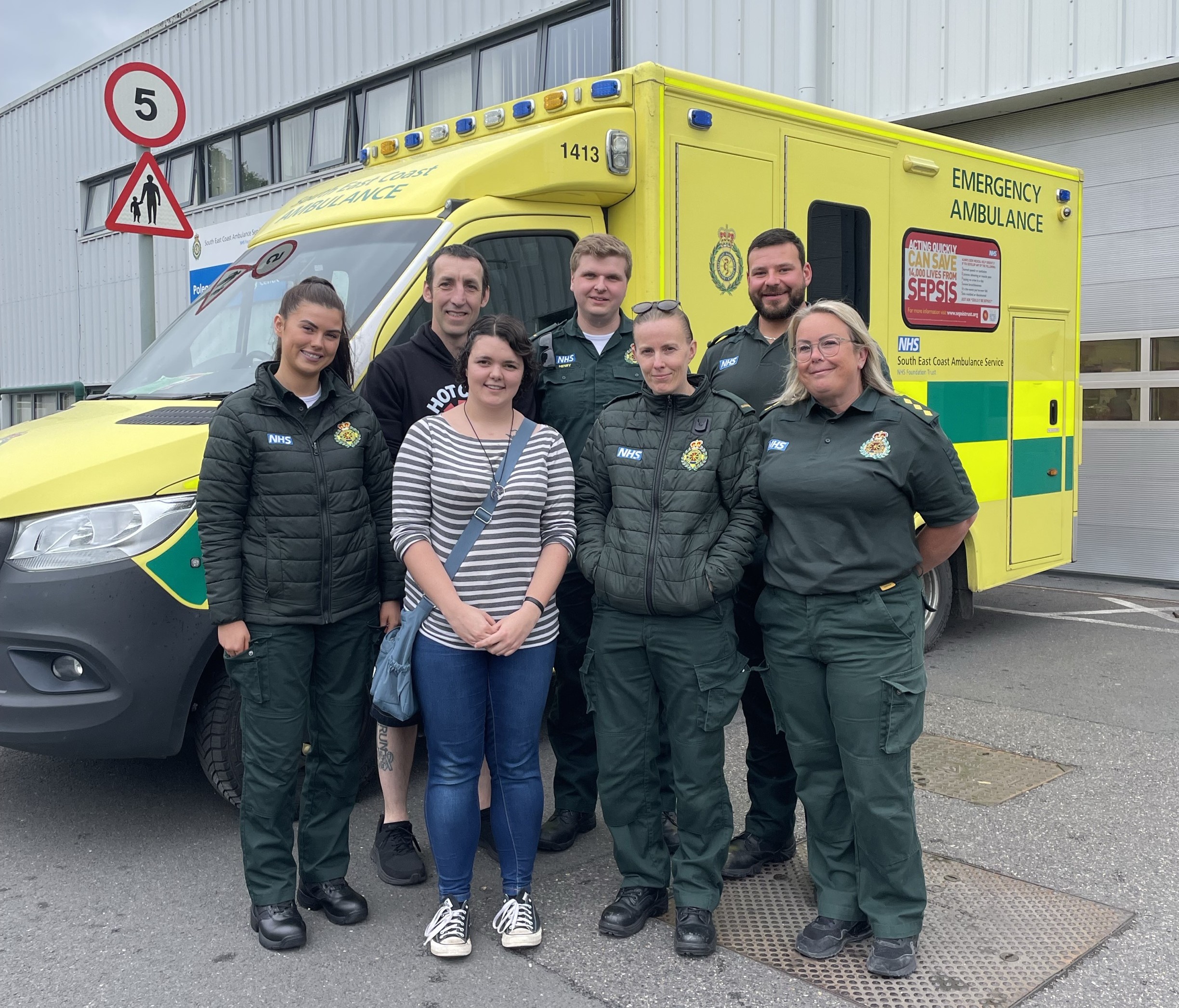 26-year-old mother and cardiac arrest survivor reunited with ambulance ...